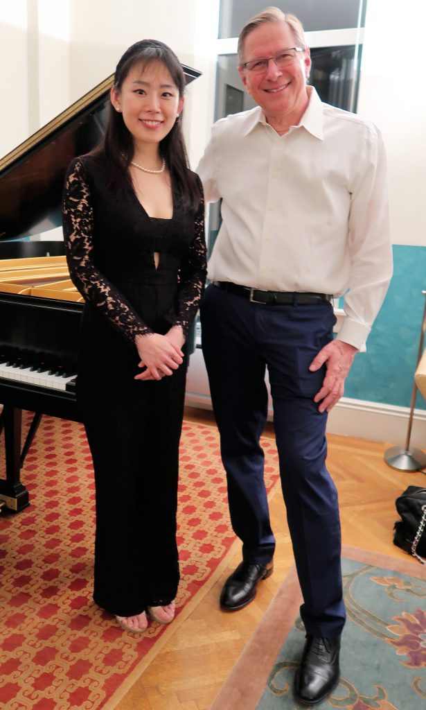 Pianist Yoonie Han Graces New York Salon - ROVING PIANIST