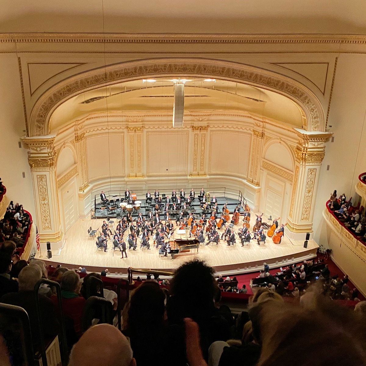 Vienna Philharmonic: The Show Must Go On - ROVING PIANIST