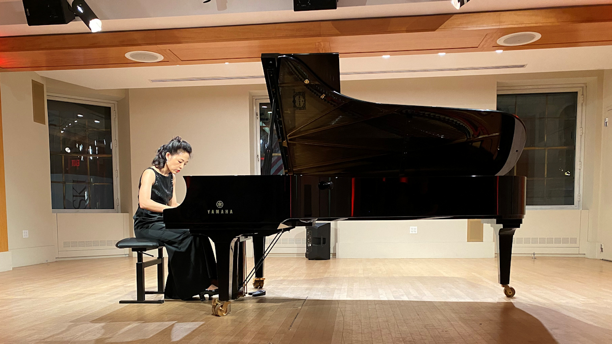 Pianist Lisa Yui at Yamaha Artist Services NYC 2023 - ROVING PIANIST