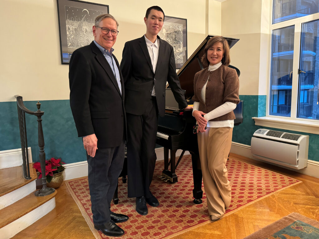 Prizewinning Pianist Jack Gao's Concert of Contrasts - ROVING PIANIST