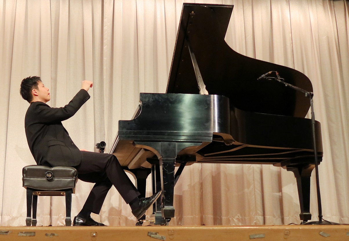 Han Chen at Scandinavia House NYC 2025 - ROVING PIANIST